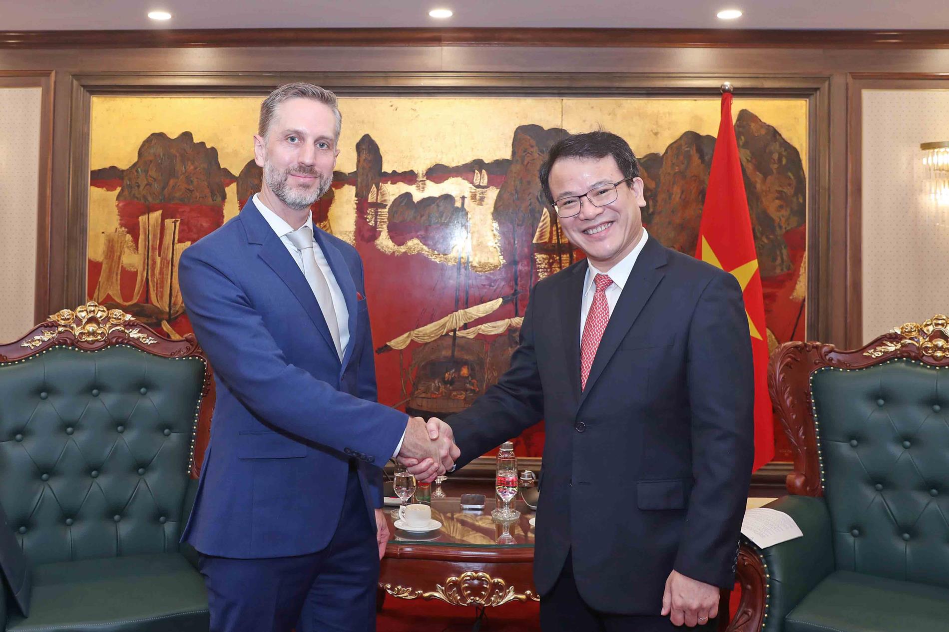 Deputy Minister Tran Quoc Phuong hosts UNFPA Representative for Viet Nam